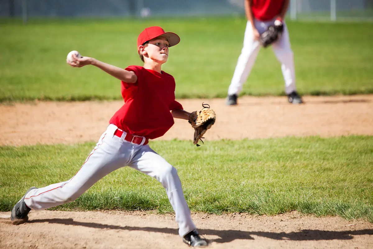 Little League Shoulder vs Rotator Cuff: Signs Parents Should Know